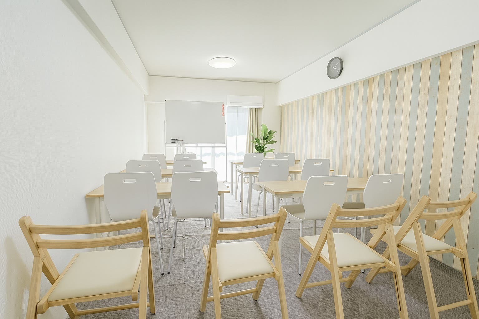 【FRIENDSⅧ】天神南駅徒歩10秒！会議、撮影、ボードゲーム、など可能！プロジェクター等無料！光回線の写真4