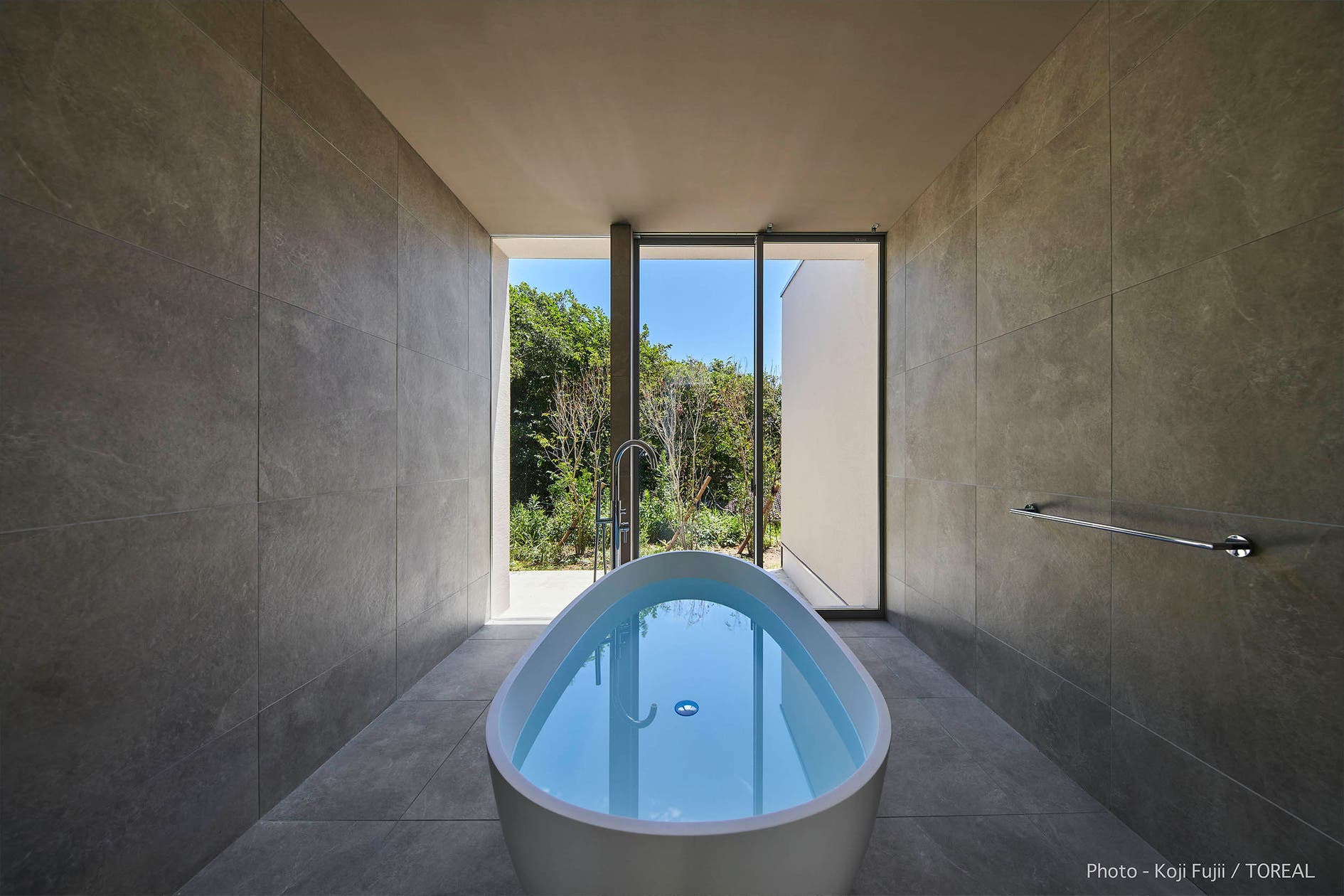 都心から1時間の”光と緑に包まれる美空間“の写真3