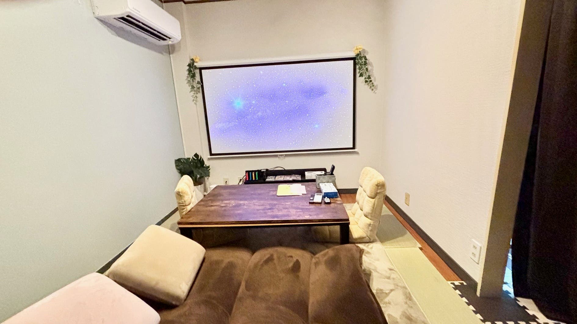 商店街隣接❣まったりデートからオフ会まで◎大阪天満宮駅・南森町駅５分🔥タタミの和み空間❣️大スクリーン＆ドルビー音質♪🎞️の写真4