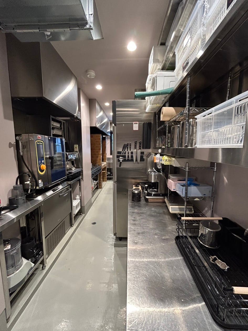 【飲食店営業許可有り】≪製造・試作に！プロ仕様の厨房機器がある本格キッチン！丸太町駅徒歩７分！≫の写真5