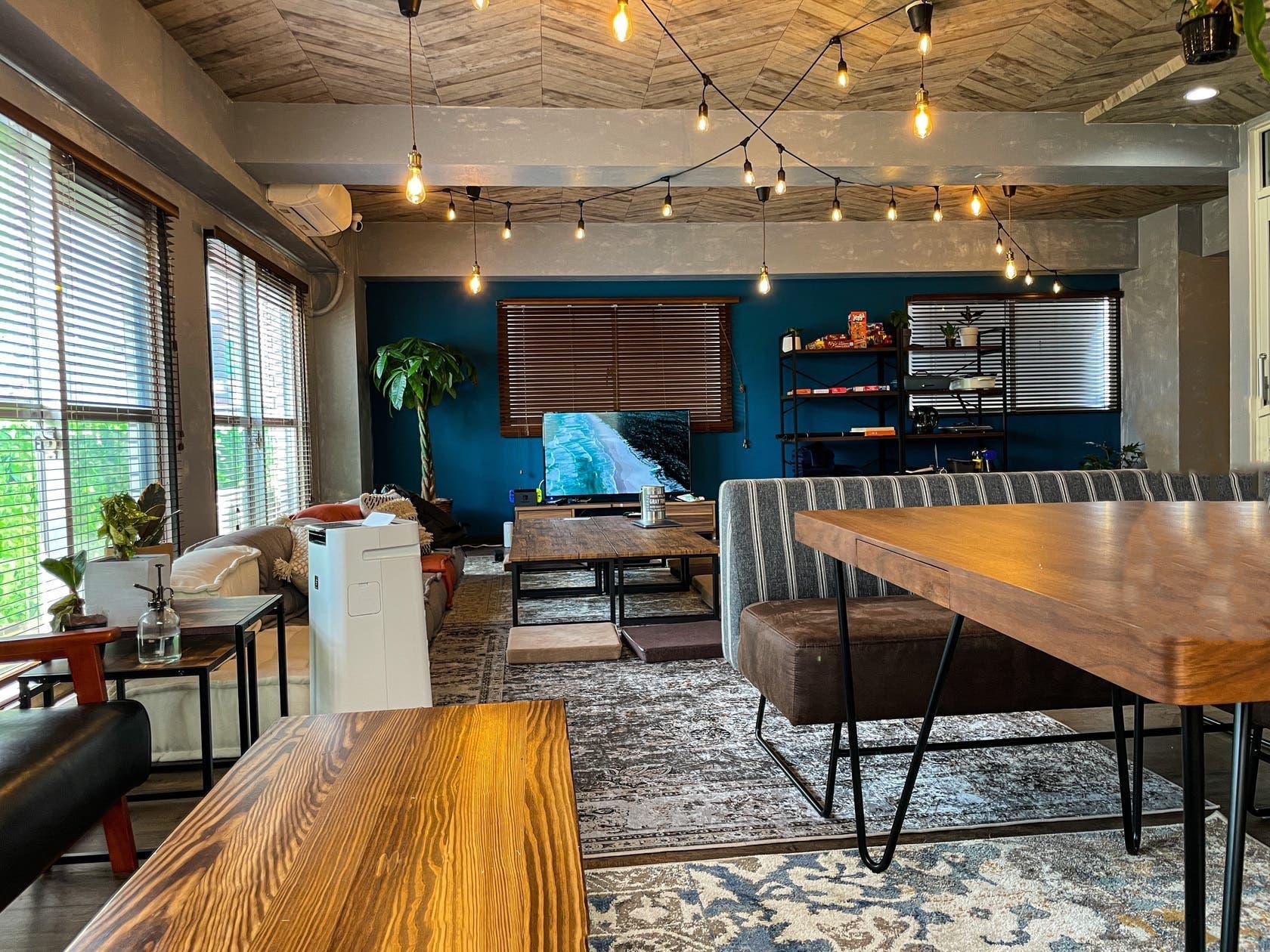 🌻新宿駅徒歩1分🌻ヴィンテージ風大人数スペース✨最上階で陽当たり抜群❗️立地最強❗🎉飲み会🍻打ち上げ🎊の写真2