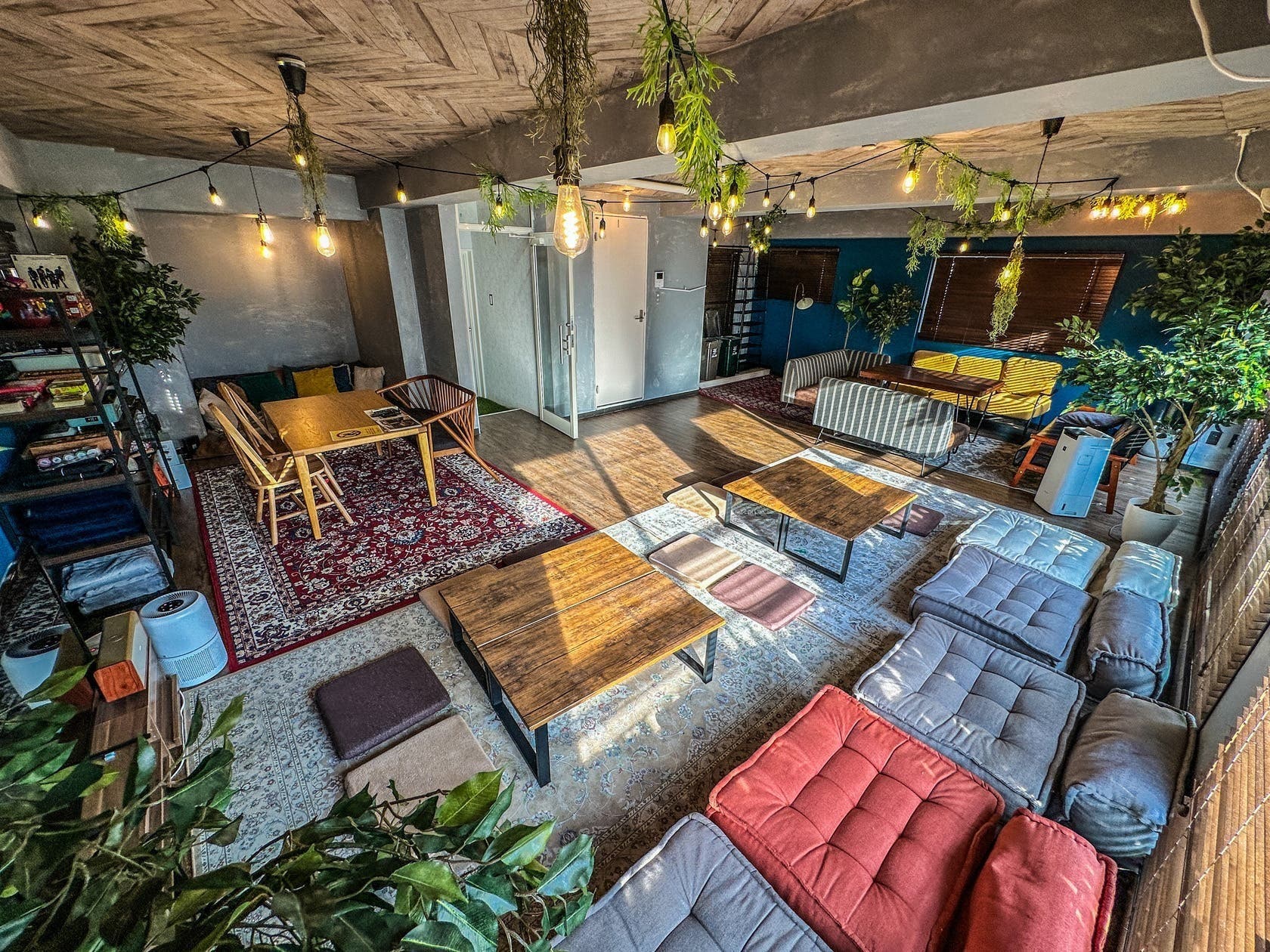 🌻新宿駅徒歩1分🌻ヴィンテージ風大人数スペース✨最上階で陽当たり抜群❗️立地最強❗🎉飲み会🍻打ち上げ🎊の写真4