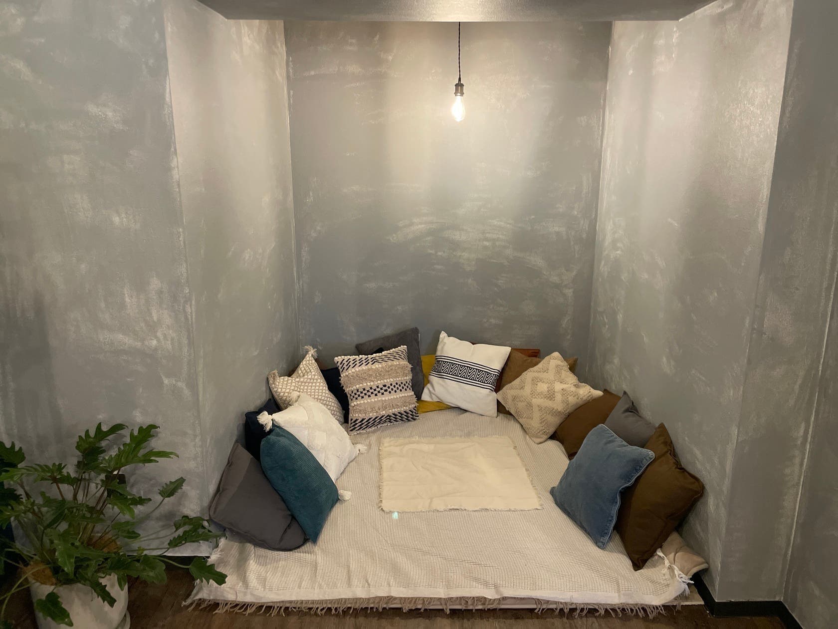 🌻新宿駅徒歩1分🌻ヴィンテージ風大人数スペース✨最上階で陽当たり抜群❗️立地最強❗🎉飲み会🍻打ち上げ🎊の写真8