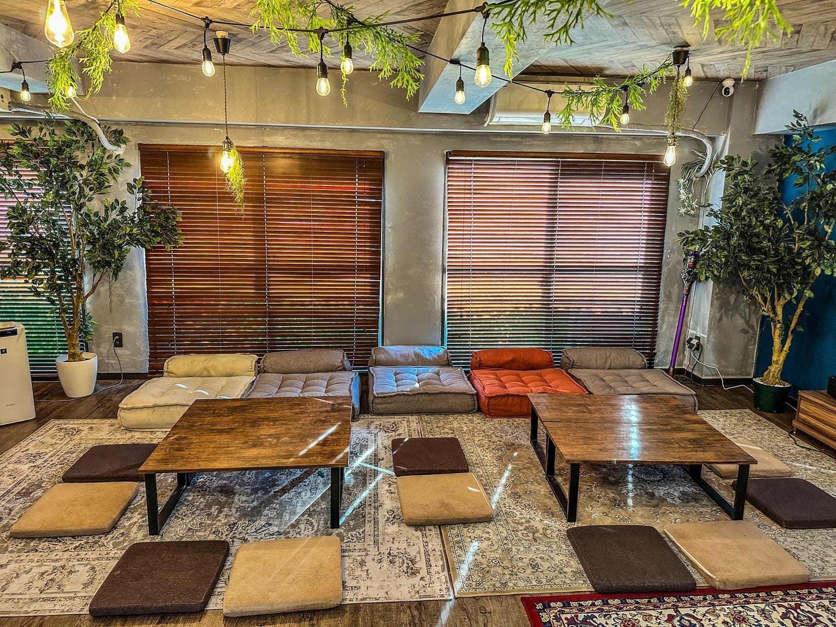 🌻新宿駅徒歩1分🌻ヴィンテージ風大人数スペース✨最上階で陽当たり抜群❗️立地最強❗🎉飲み会🍻打ち上げ🎊の写真7