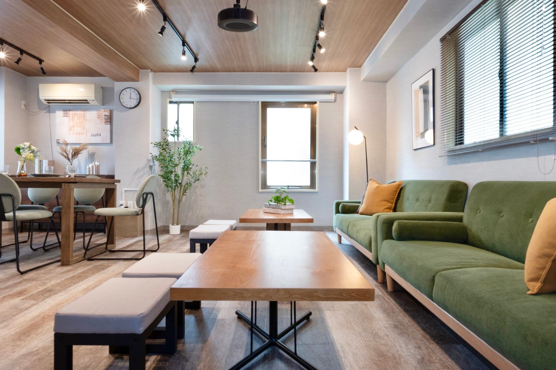 池袋駅4分🚃24H/最大18名着席🎉大型スクリーン🎬映画・大人気ゲーム機🎮おしゃれなケータリング♪の写真24