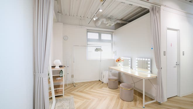 渋谷7分✨壁1面窓で採光◎明るい室内|パーティーもOK🎉|撮影機材無料の大型スタジオの写真8