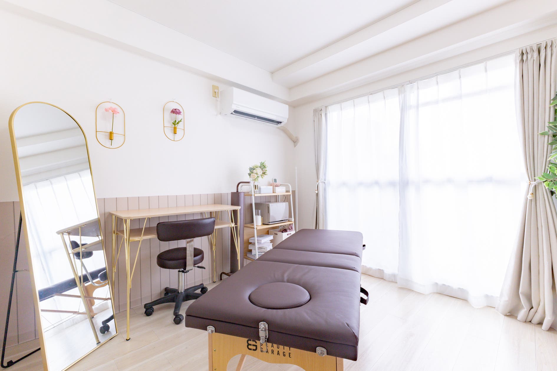 🎊Newオープン！新大阪駅徒歩5分のおしゃれサロン🎉完全個室の落ち着いたサロンです！の写真5