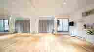 【エリア最安】横浜関内フルリノベ済きれいなスタジオ|5.7m鏡・更衣室・モニター完備|24時間営業中の写真2