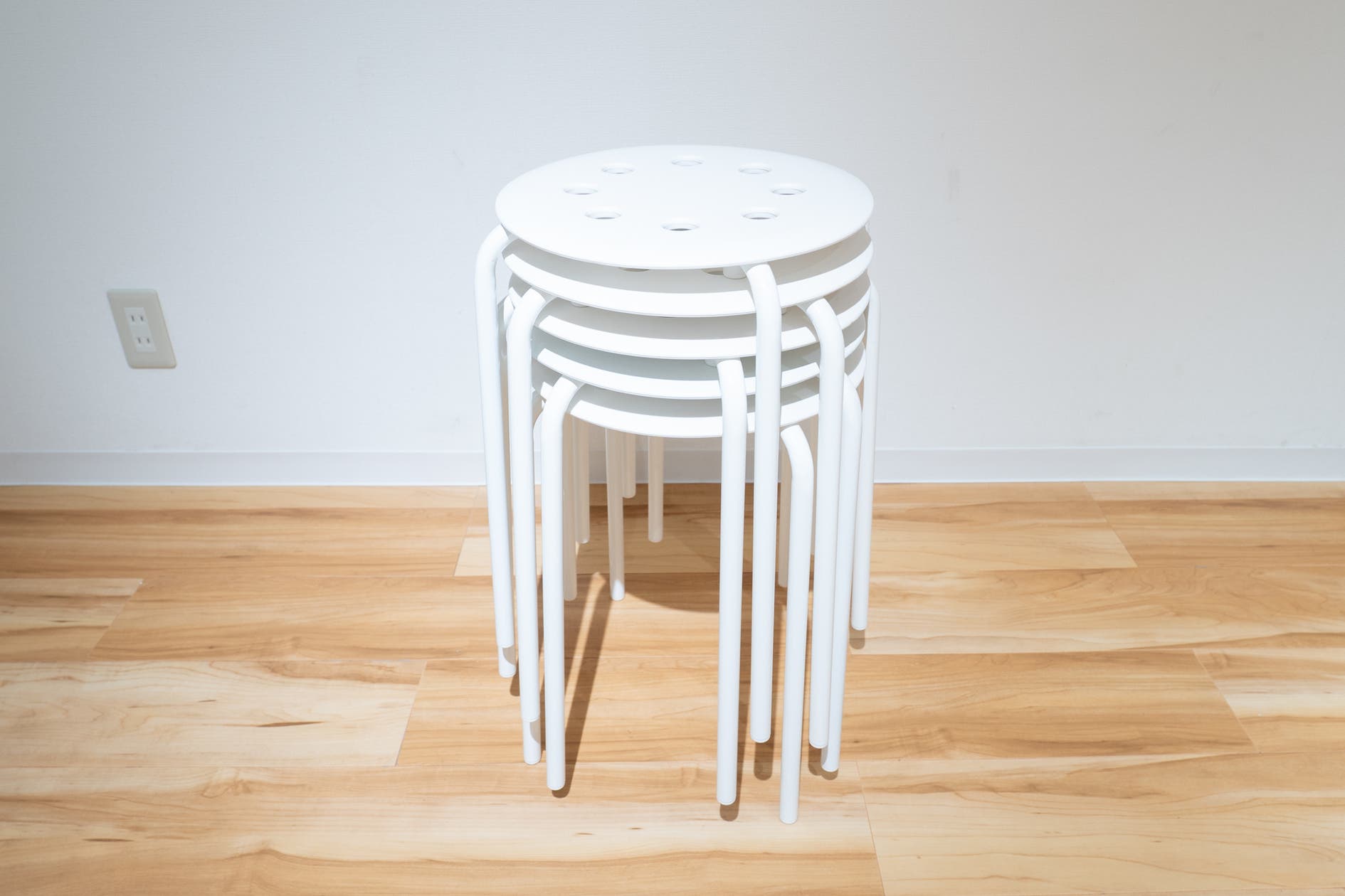 【冬季割⛄エリア最安】横浜関内フルリノベ済きれいなスタジオ｜5.7ｍ鏡・更衣室・モニター完備｜24時間営業中の写真12