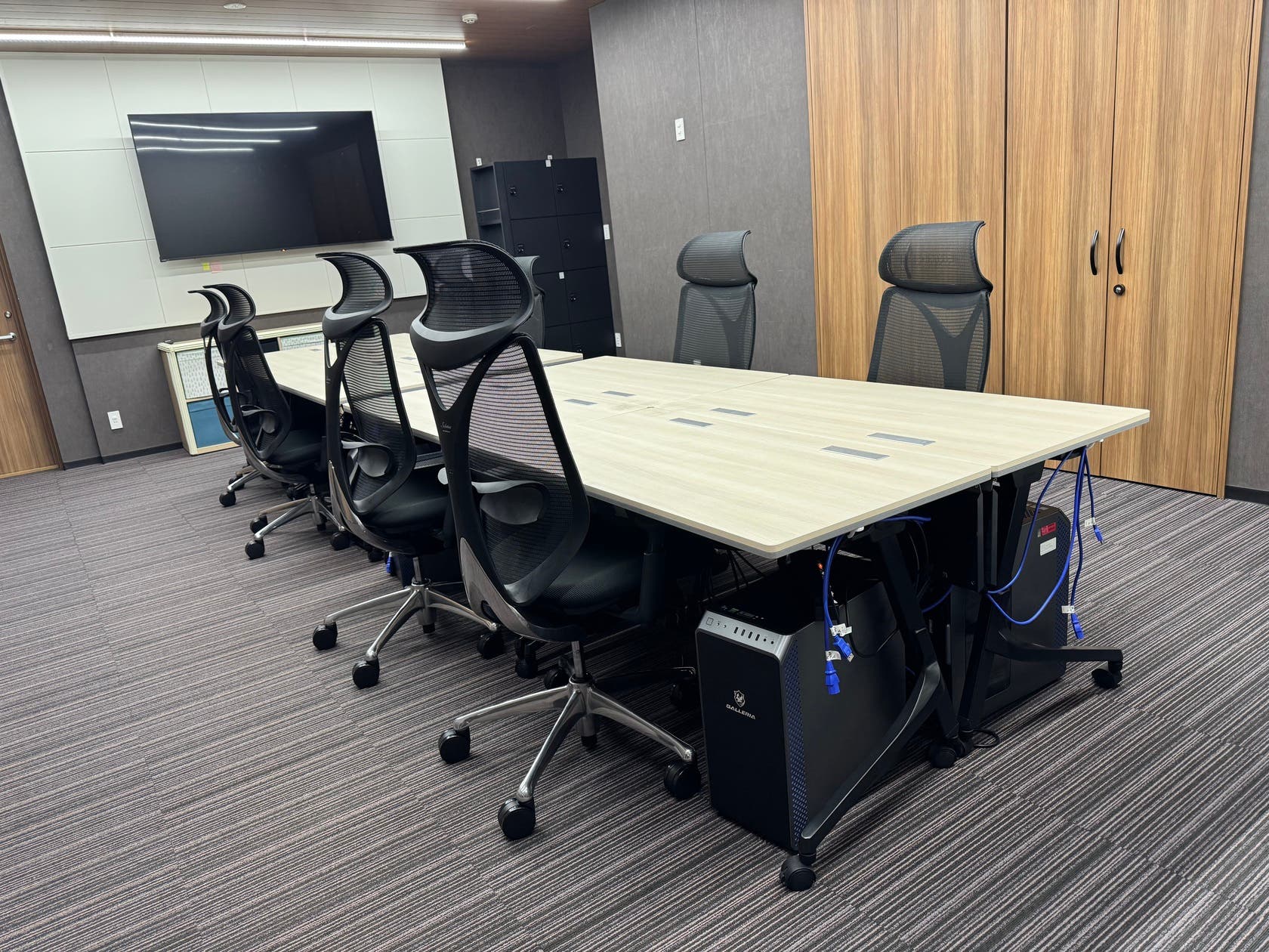 横須賀中央駅から徒歩圏の会議室の写真1