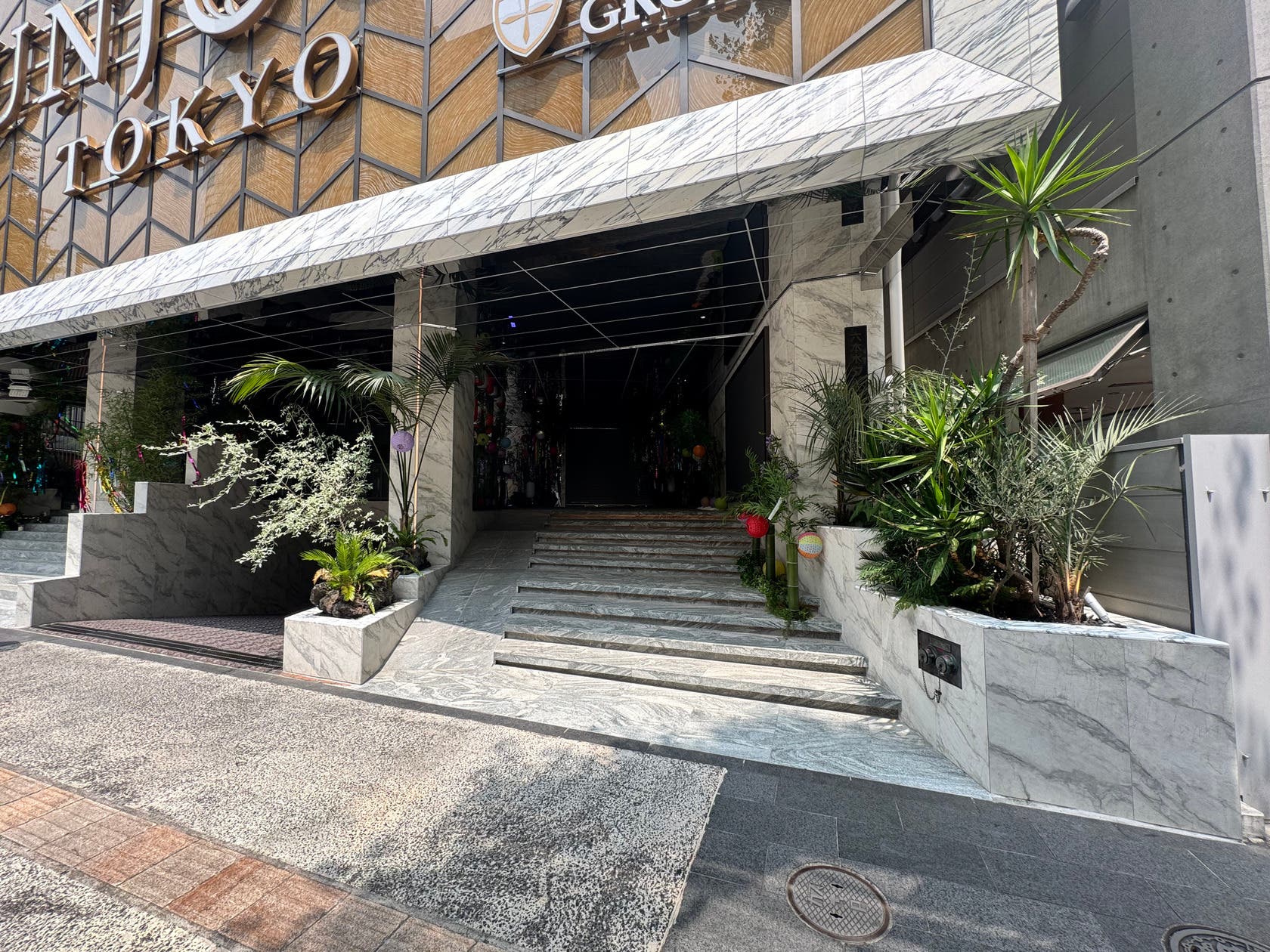 六本木駅徒歩15秒｜最大8名｜即予約｜ビジネスやパーティーの利用に最適！夜間の休憩利用も可能！ワンコイン会議室 六本木の写真17