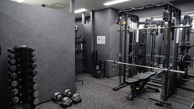 〈渋谷駅徒歩1分!🚶♂️〉17㎡/本格マルチマシン完備のトレーニングルーム/撮影・レッスン利用OK/ルービー渋谷room1の写真1