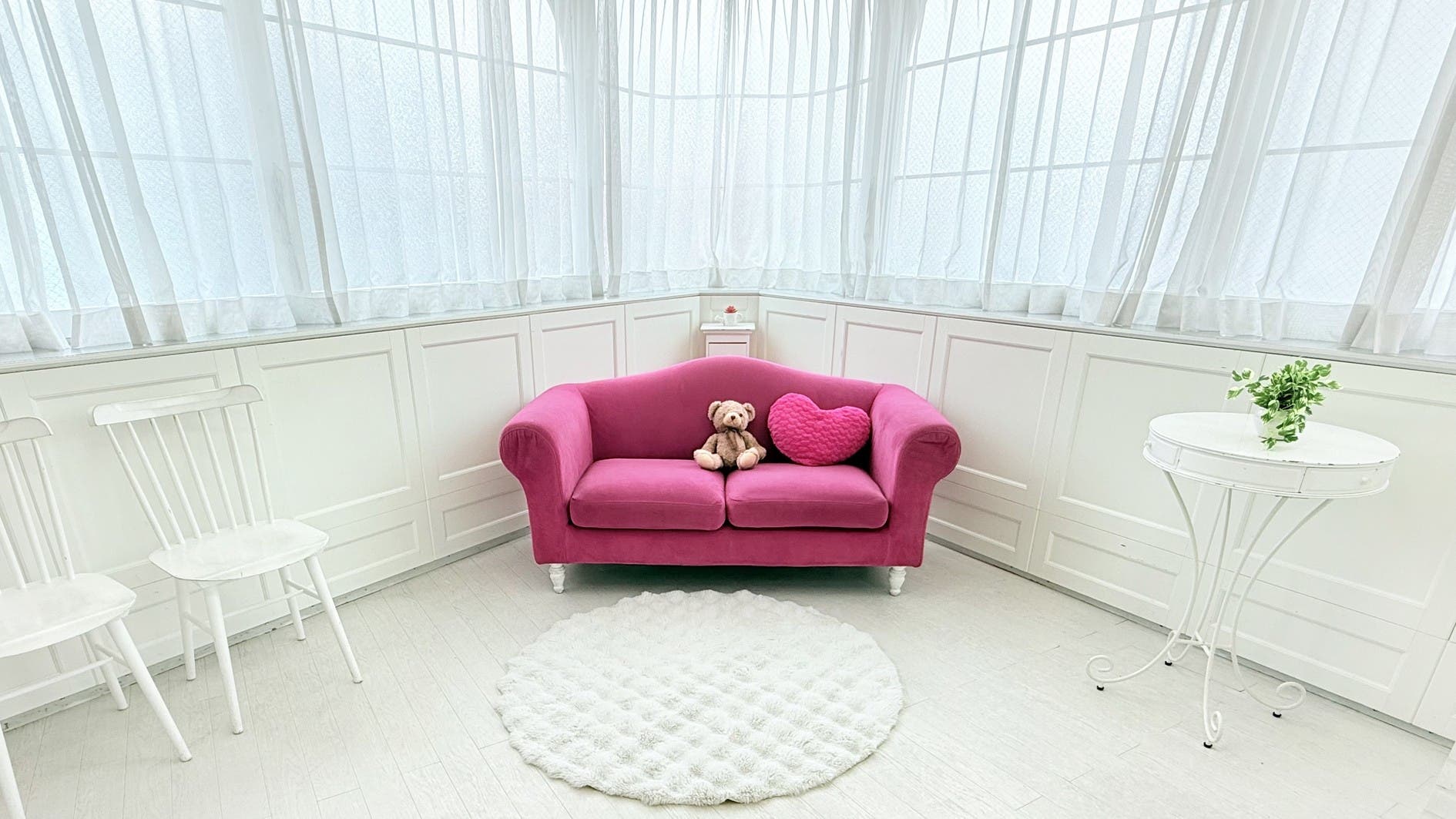 【BH】新宿三丁目駅徒歩1分🚃自然光✨個人イベント🎪撮影会📷チェキ会やWeb配信、YouTube撮影におすすめ✨の写真1