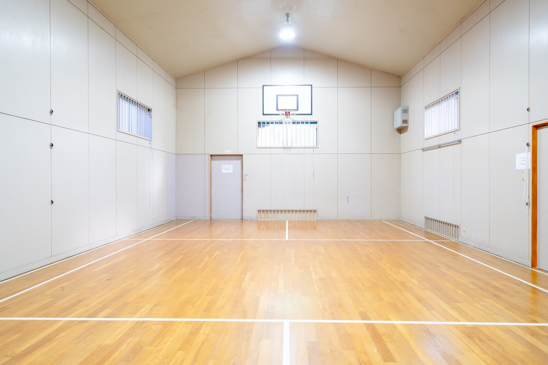 千葉県柏市にある小さな貸し切り体育館。バレーボールやダンス、セミナーなど様々な用途でご利用可能！の写真1