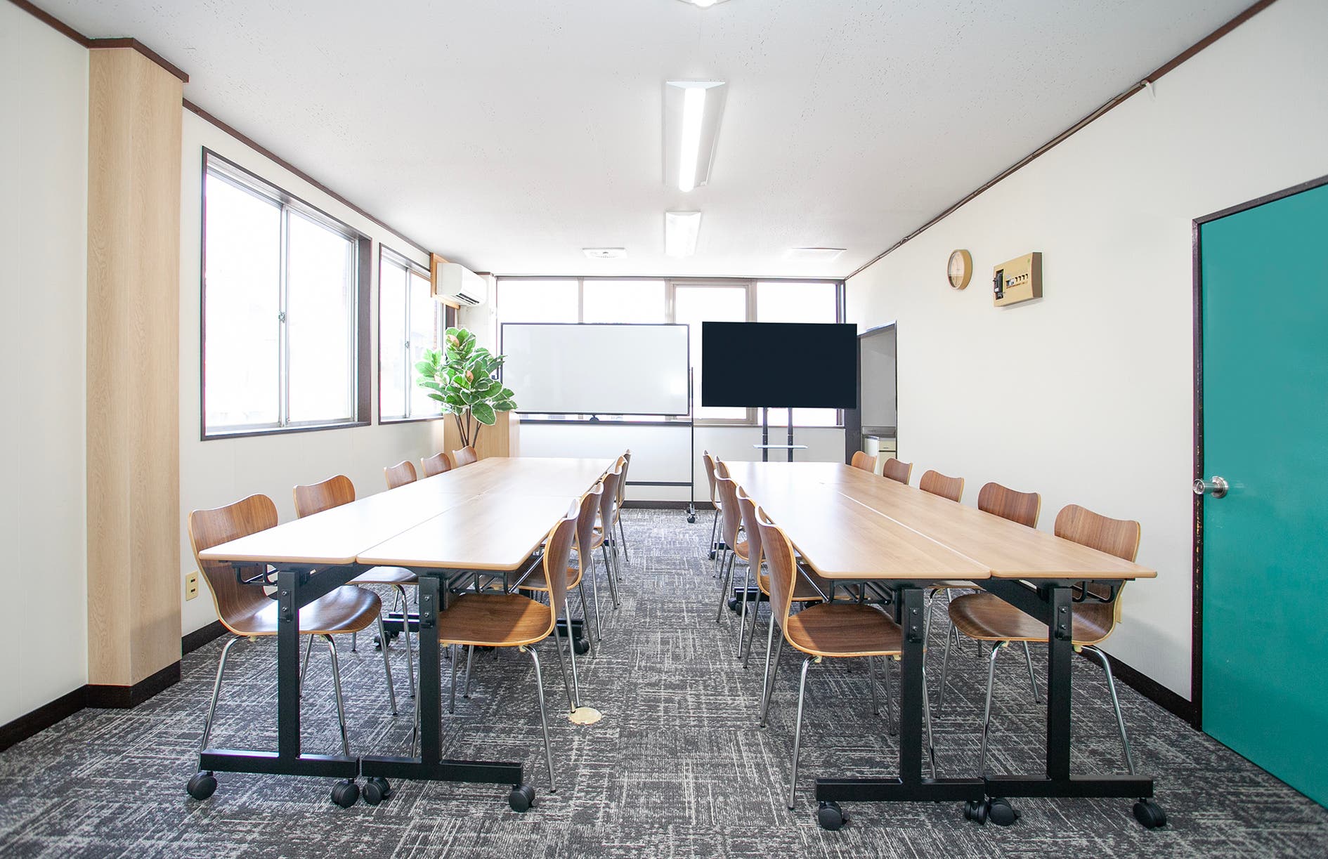 新潟駅5分!/最大20名/会議/セミナー/面接/懇親会/ボドゲ/女子会で利用可/飲食お酒可/GS貸会議室・新潟店３０１の写真4