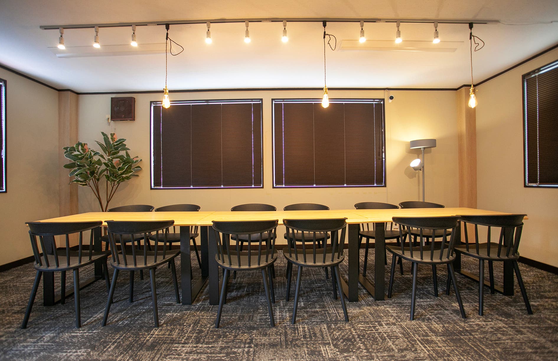 新潟駅5分!/最大24名/パーティー/会議/セミナー/懇親会/ボドゲ/女子会で利用可/飲食お酒可/GS貸会議室・新潟店３０２の写真6