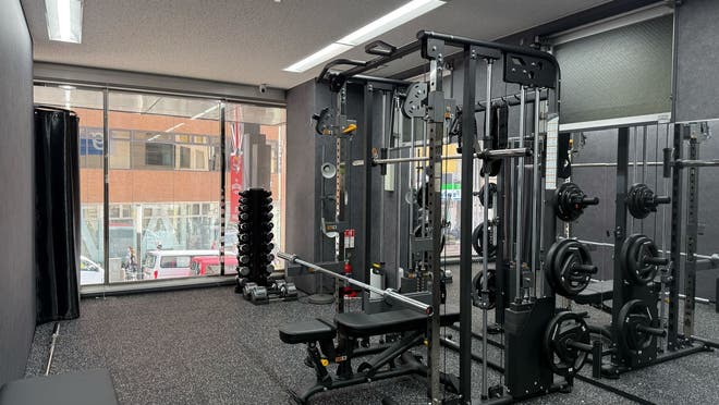 〈渋谷駅徒歩1分!🚶♂️〉23㎡/本格マルチマシン完備のトレーニングルーム/撮影・レッスン利用OK/ルービー渋谷room2の写真1
