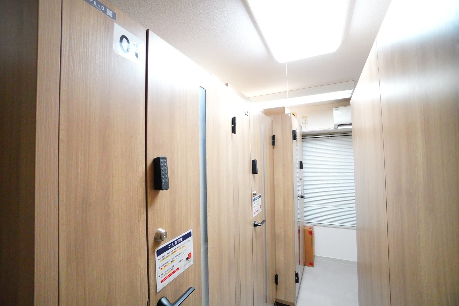 ＜ビズボ新宿三丁目駅前2nd No.3＞新宿三丁目駅E1出口徒歩1分🚃【換気ファン付完全個室】光回線Wi-Fi📶電源🔌の写真6