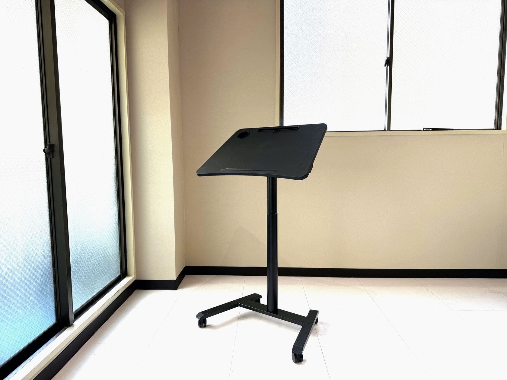 【レビュー割🌸】GOZAR会議室 新宿御苑3F｜新宿御苑前駅2分｜🎤セミナー・会議に最適🎉の写真11