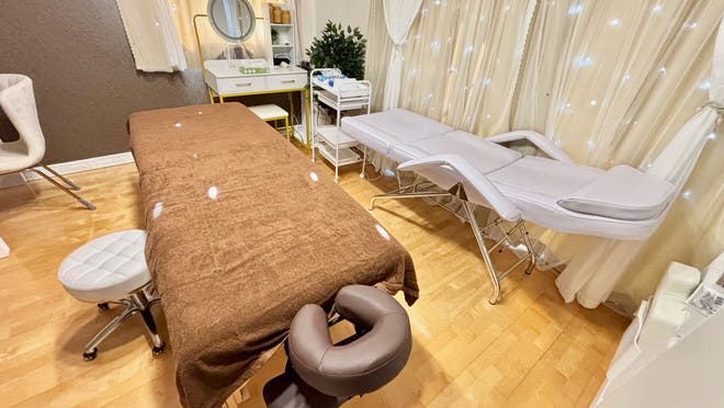 神戸三宮駅徒歩5分!1日7,980円~ エステ・マッサージ・整体・ネイル等🛀エステ&マッサージベッド計2台設置‼の写真2