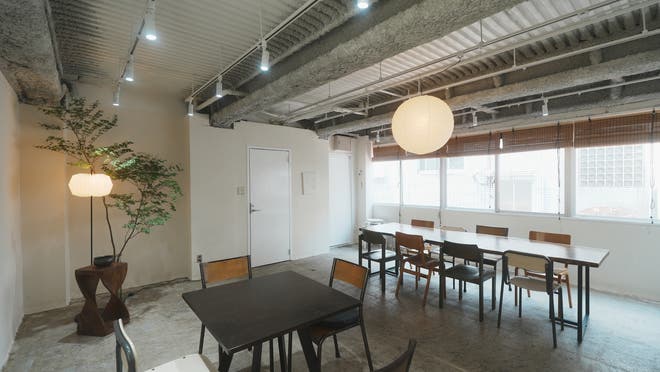 駅近徒歩30秒!45平米のシロハコスタジオ。展示会やフリマ等のイベントにおすすめの写真1