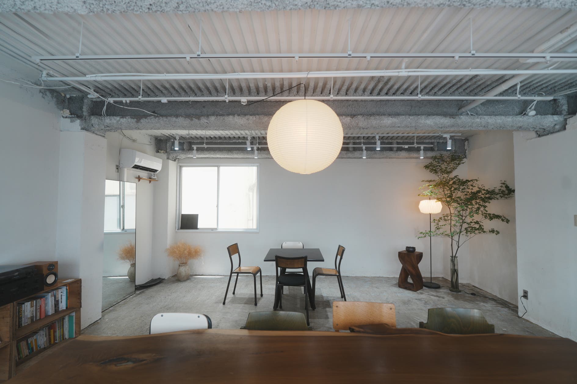 駅近徒歩30秒！45平米のシロハコスタジオ。展示会やフリマ等のイベントにおすすめの写真6