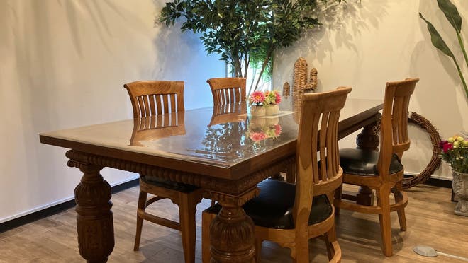 横浜駅から徒歩5分のコワーキング、ワークショップ、自習スペース、商談場所の写真1