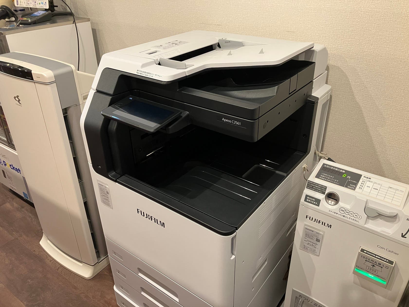 横浜駅から徒歩5分のコワーキング、ワークショップ、自習スペース、商談場所の写真8