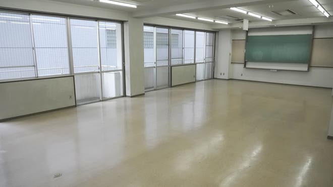 2Fフロア貸し(教室、化学実験室、廊下など)|飯田橋駅徒歩2分学校跡地のレンタルスペース/撮影、セミナー、ポップアップなどの写真1