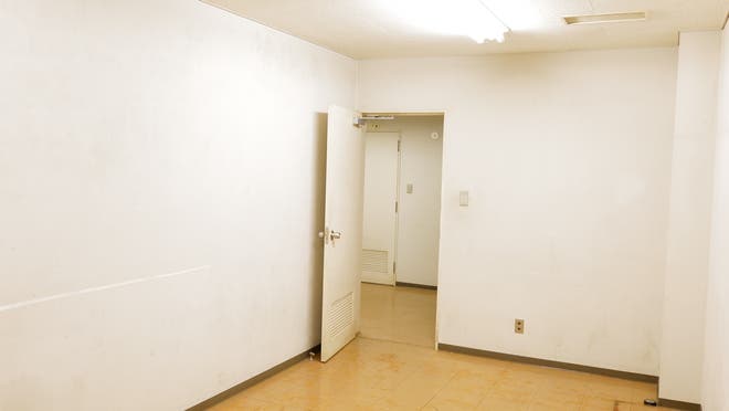 職員ロッカー室|飯田橋駅徒歩2分学校跡地のレンタルスペース/音楽の練習、撮影、映画、ドラマ、作業場の写真1