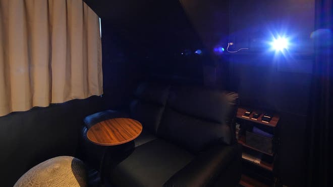 New🎉 平塚駅30秒。完全貸切のプライベートシアター 🍿飲食OKの写真5