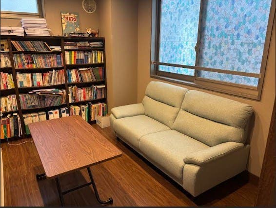 【川口】駅から徒歩2分！お打ち合わせ/面接にぴったり！ミーティングルーム(Dルーム/4名)の写真2