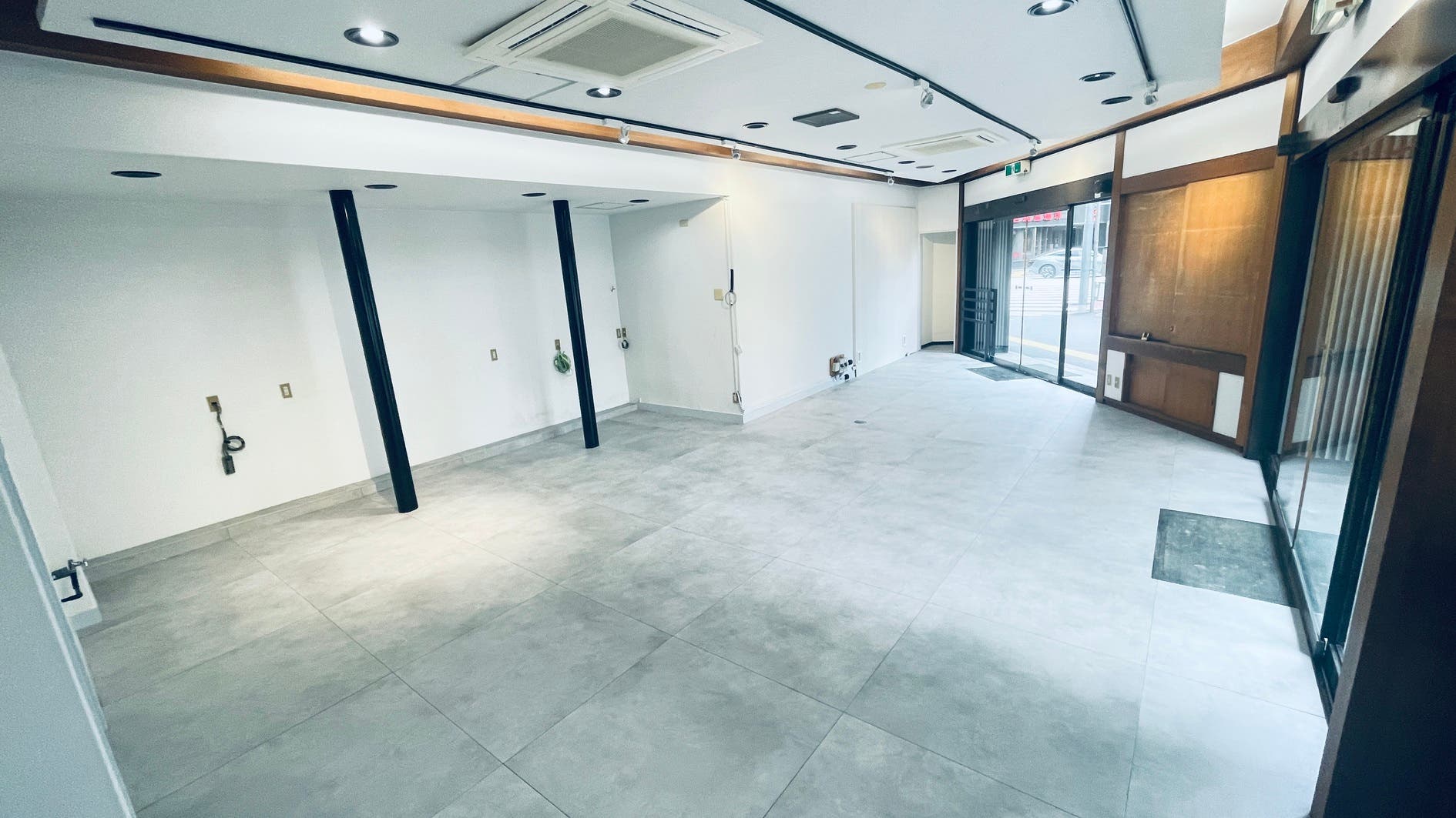 【新橋駅徒歩1分】銀座の入口当たる交差点にある、ポップアップイベントスペースの写真3