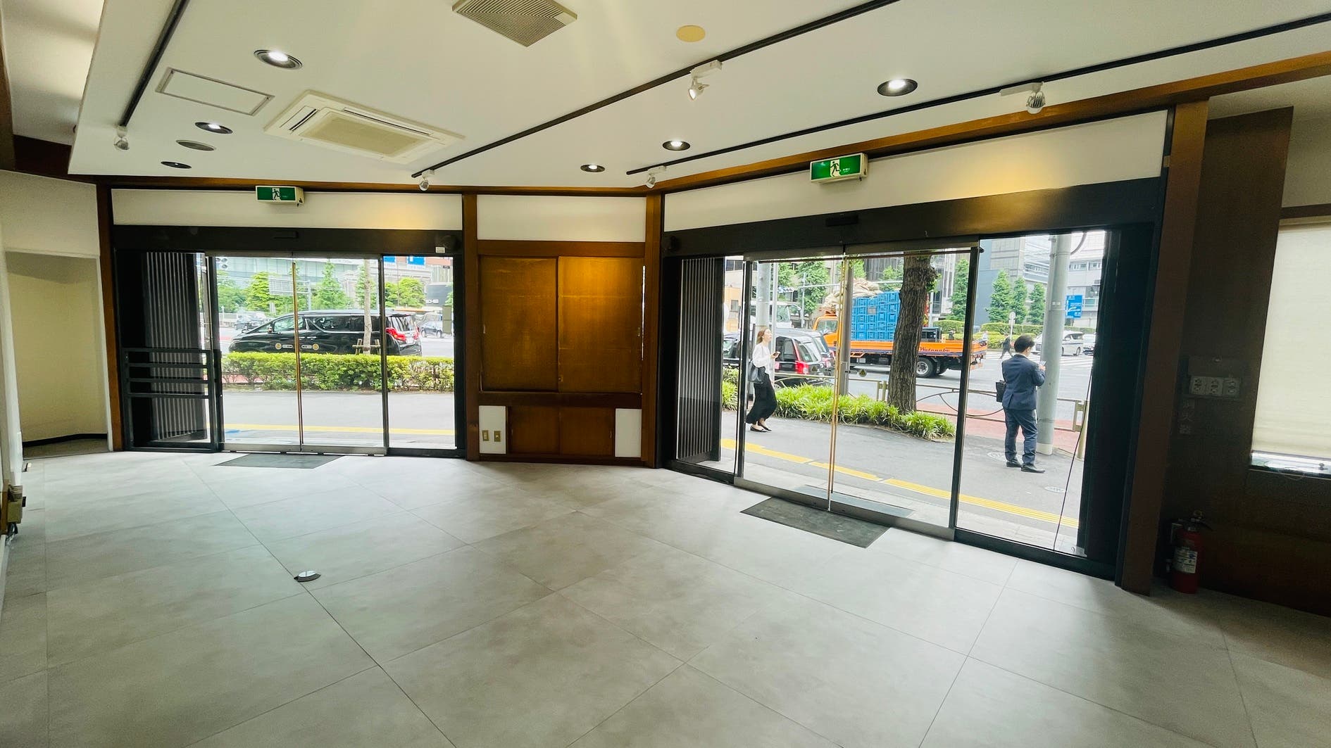 【新橋駅徒歩1分】銀座の入口当たる交差点にある、ポップアップイベントスペースの写真5