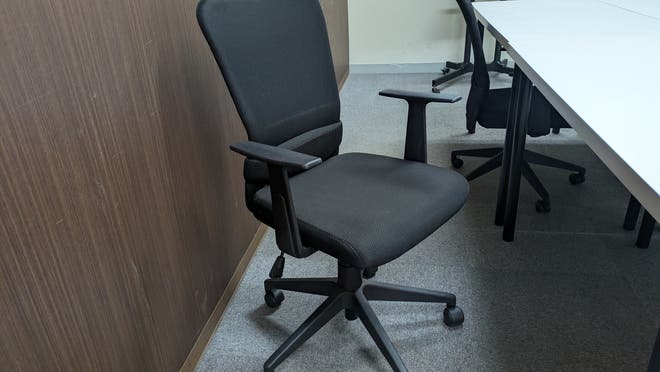 広瀬通 4名 【5階5-D会議室】TVモニター付/Wi-fi・ホワイトボード/24時間ご利用可能/飲食OK/長時間利用にも◎の写真10