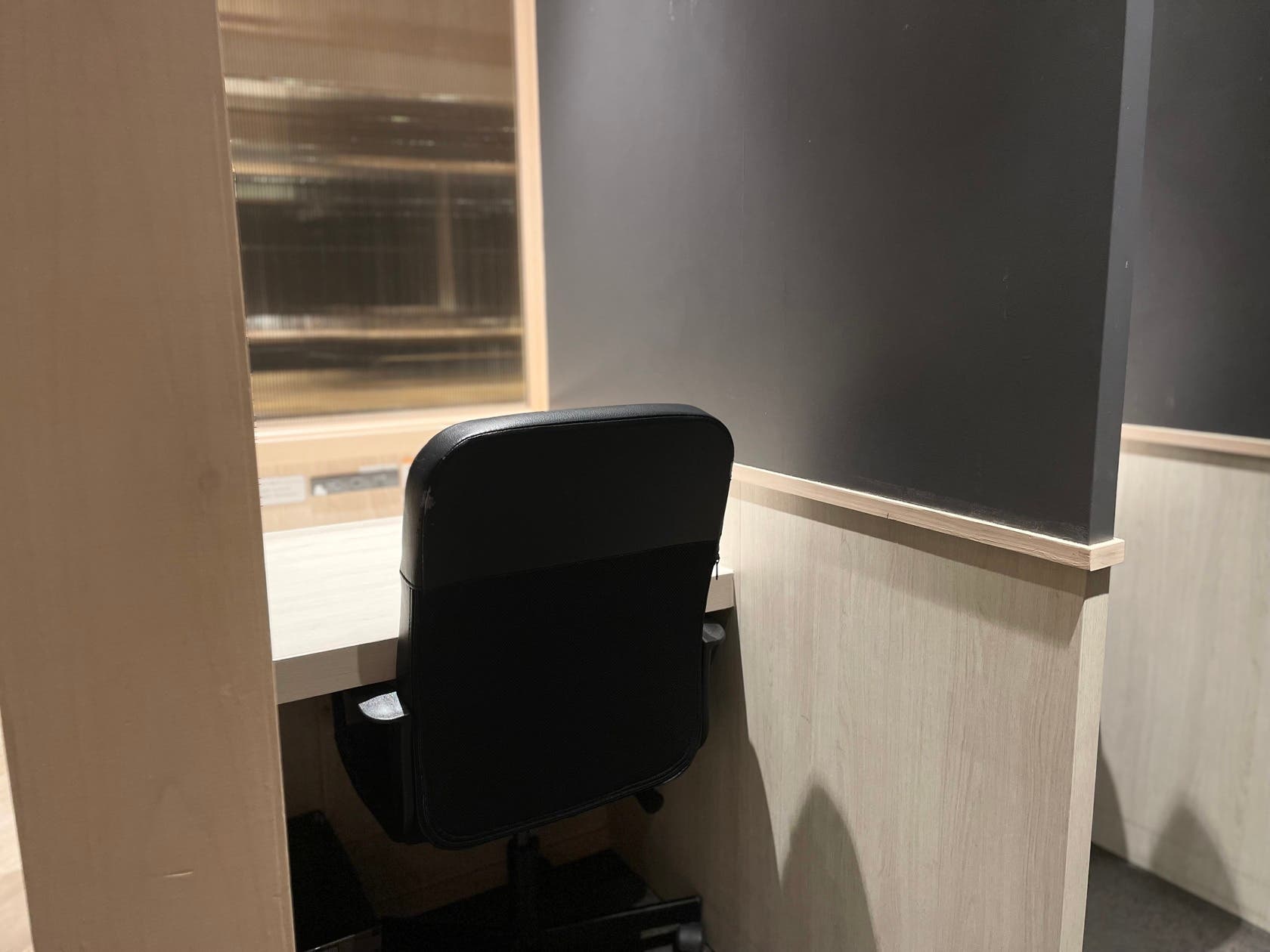 【1～4名BOX席】吉祥寺駅徒歩1分！フリードリンク/モニター/Wi-Fi/充電器/テレワークやWeb会議に最適◎の写真10