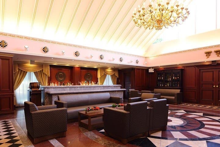 【アルカーサル迎賓館川越】ホワイエの写真1