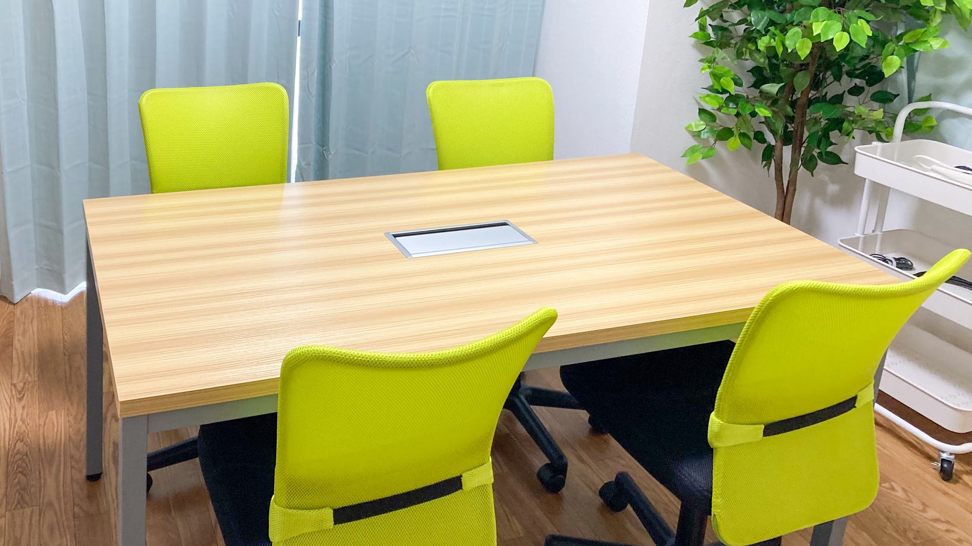 【船橋駅徒歩5分】24時間利用可能！テレビ、高速WiFi、ホワイトボード完備☆会議/打合せ/オンライン/ボドゲに最適の写真5