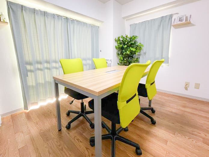 【船橋駅徒歩5分】24時間利用可能！テレビ、高速WiFi、ホワイトボード完備☆会議/打合せ/オンライン/ボドゲに最適の写真4