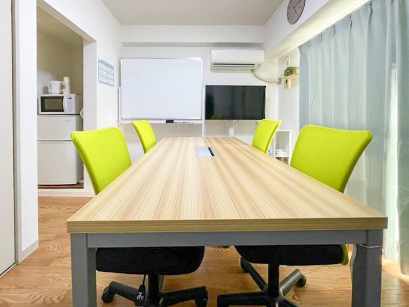 【船橋駅徒歩5分】24時間利用可能！テレビ、高速WiFi、ホワイトボード完備☆会議/打合せ/オンライン/ボドゲに最適の写真3