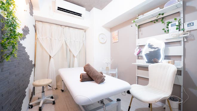 昇降ベッド導入✨«閑静な都庁方面»1対1に施術最適✨完全個室♪エステ|ヨガ|整体|マッサージ|光WiFi✨の写真4