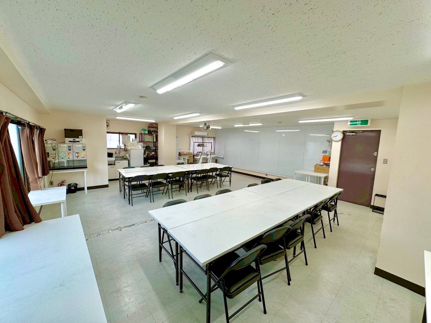 🎉【早朝割引実施中！】経堂駅から徒歩5分｜30名規模の会議・研修・セミナー・パーティに使える多目的スペースの写真1