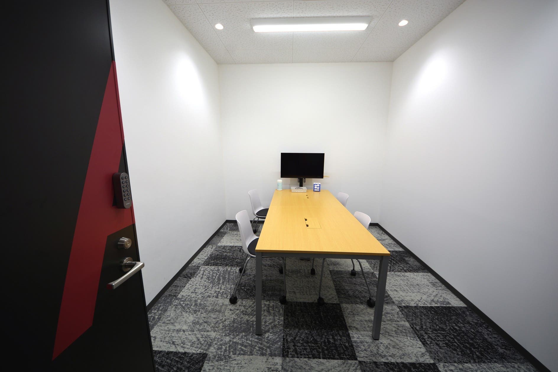 【堺筋本町駅直結】4名利用/Aタイプ/貸会議室/web会議/打ち合わせ/コワーク等の写真4