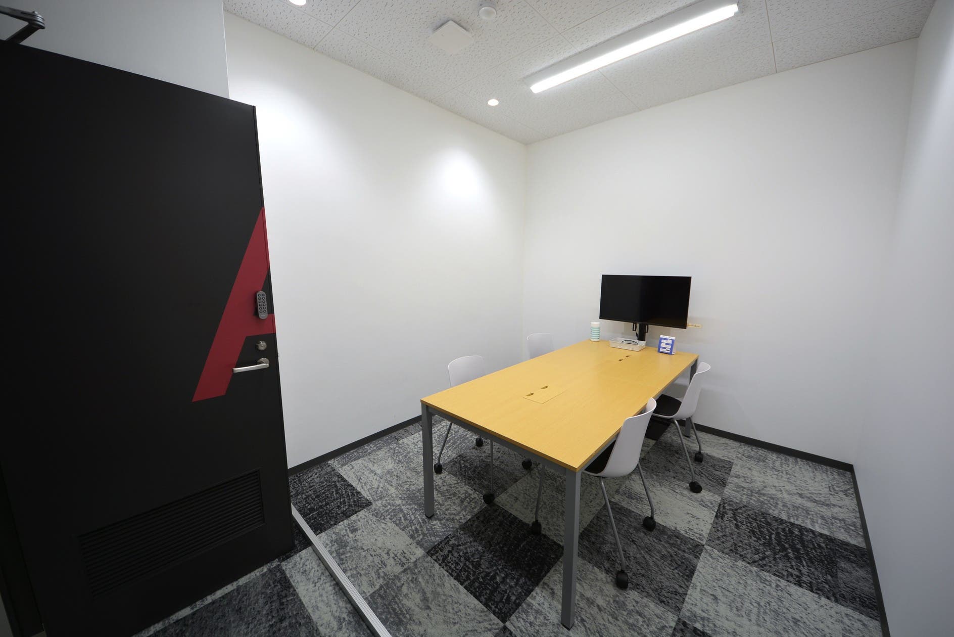 【堺筋本町駅直結】4名利用/Aタイプ/貸会議室/web会議/打ち合わせ/コワーク等の写真5