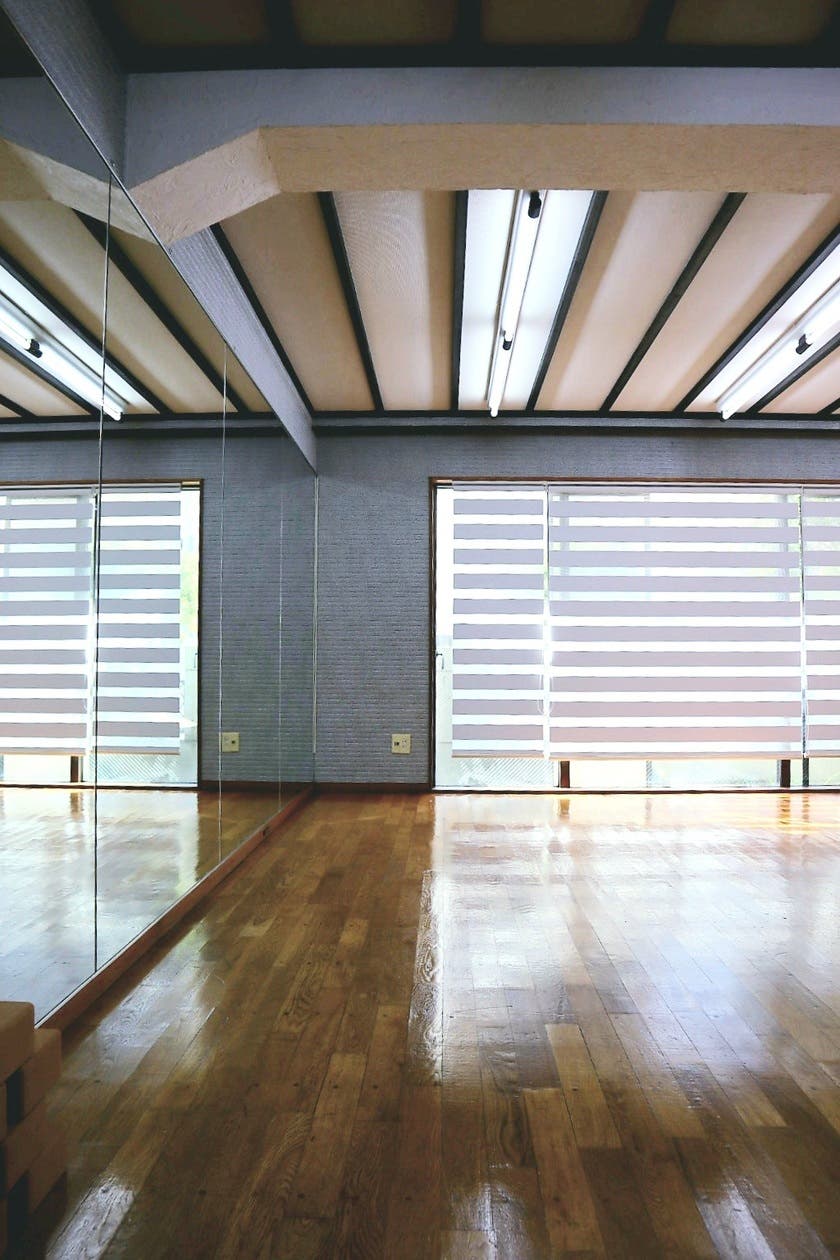 2025年1月オープン☆駅近、２面鏡貼、ダンスやヨガに最適、ヨガブロック・ブランケット完備、自然光が入る明るいスタジオの写真4