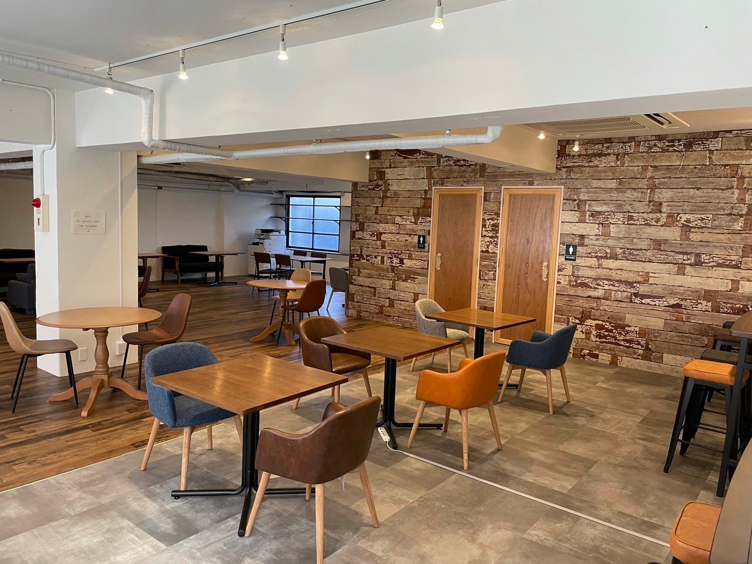 【参宮橋徒歩1分】好立地の広々空間！イベント/撮影/会議/パーティ利用に。ウッド調のおしゃれスペース<革命と鍛錬>の写真10