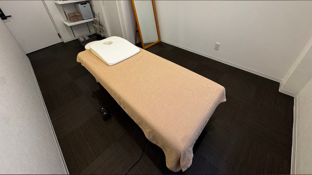 【港区・赤坂のレンタルサロン】溜池山王駅３分🚶個室🤫昇降機能付き施術ベッド完備『レンタルサロン東風』の写真2