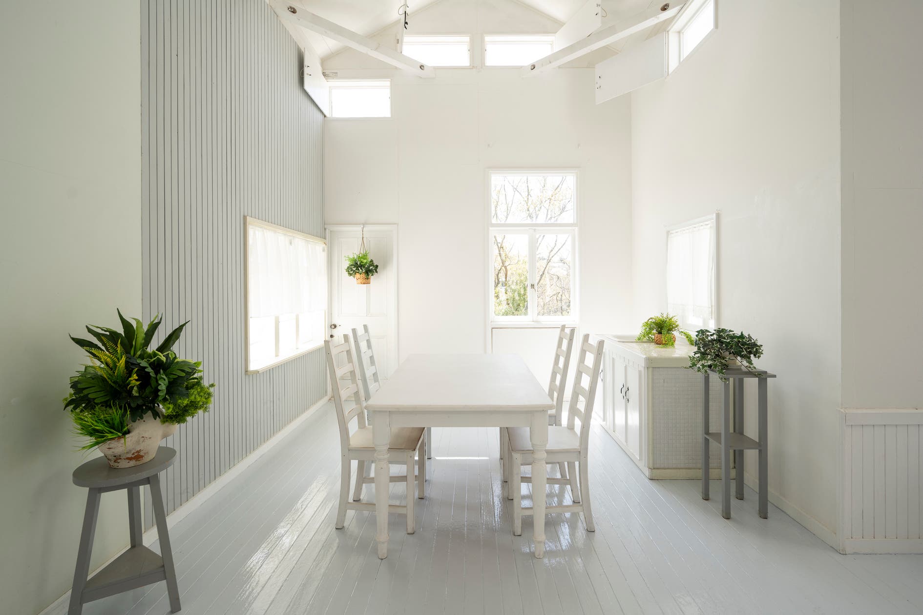 【都心から90分】自然光×高天井×260㎡｜ロケバスOKの大型撮影ハウススタジオの写真9