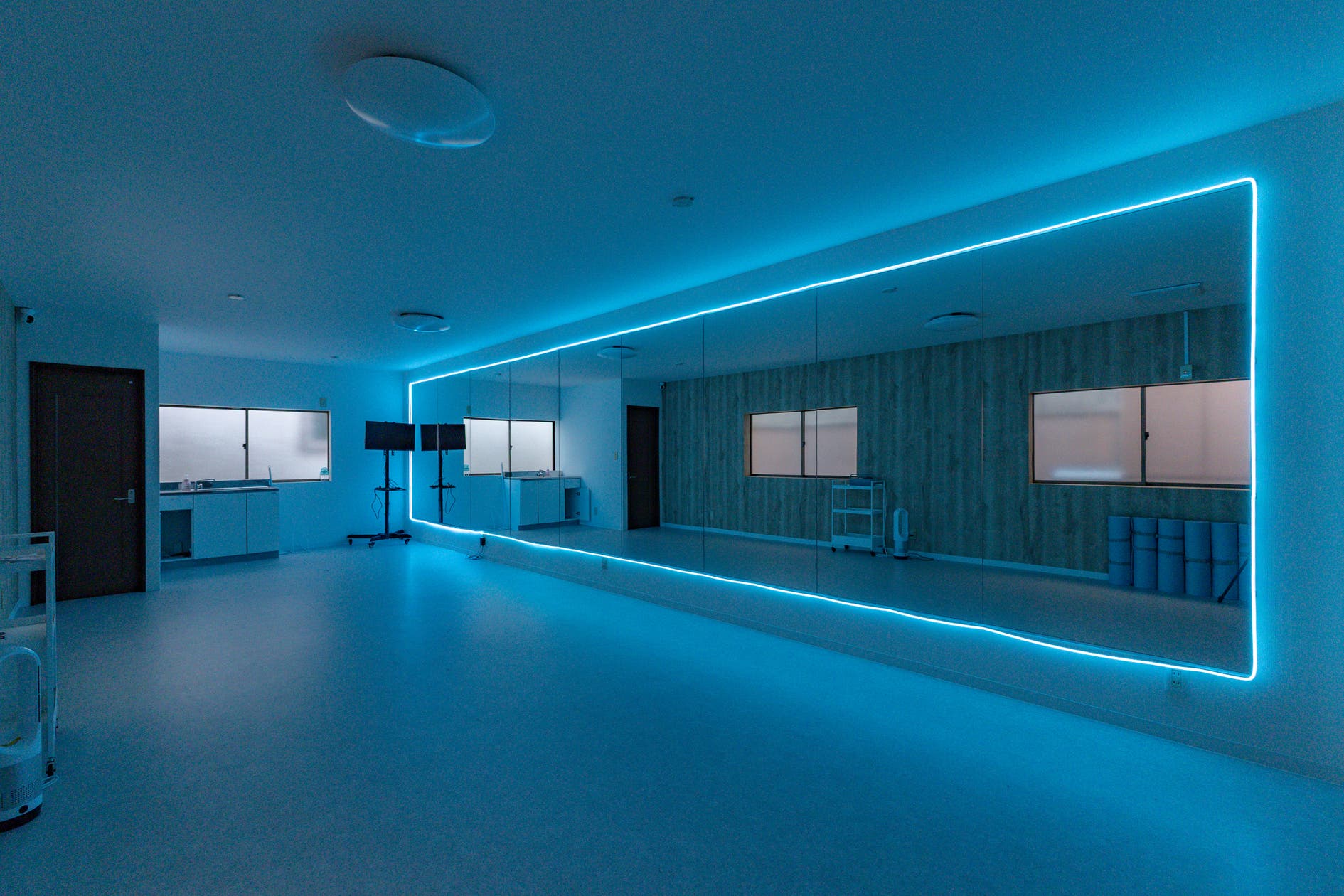 【✨OPEN記念✨🎉】駅徒歩２分！⭐️お洒落でダンス可能なレンタルスタジオ✨ヨガや撮影にも人気✨の写真2