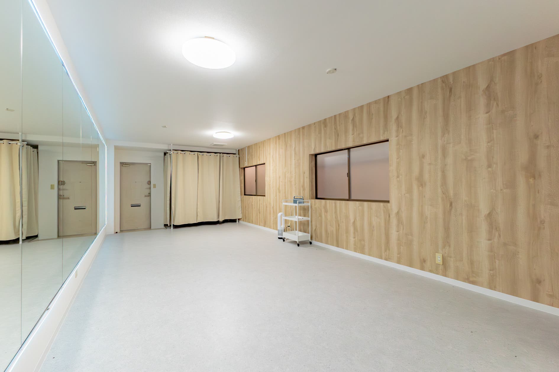 【✨OPEN記念✨🎉】駅徒歩２分！⭐️お洒落でダンス可能なレンタルスタジオ✨ヨガや撮影にも人気✨の写真7